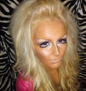 Awful Makeup Disasters (21 photos) | KLYKER.COM