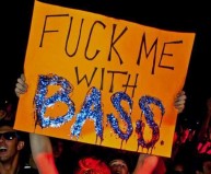 25 Funny and Creative Concert Signs | KLYKER.COM