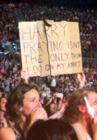 25 Funny and Creative Concert Signs | KLYKER.COM