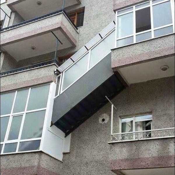 30 Odd-Looking Balconies | KLYKER.COM