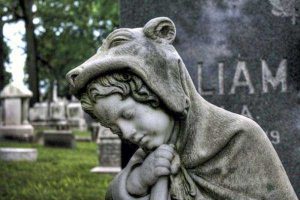 25 Morbidly Bizarre Cemetery Statues | KLYKER.COM