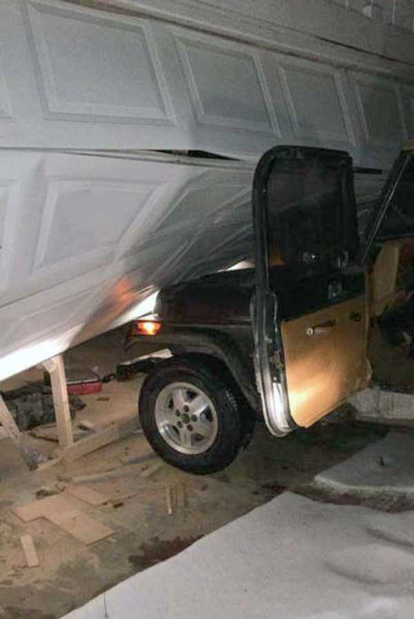 42 Crazy Pics of Vehicles Involved in Unbelievable Accidents | KLYKER.COM