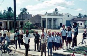 31 Color Photos That Depict Daily Life In Cuba In The 1970s | KLYKER.COM