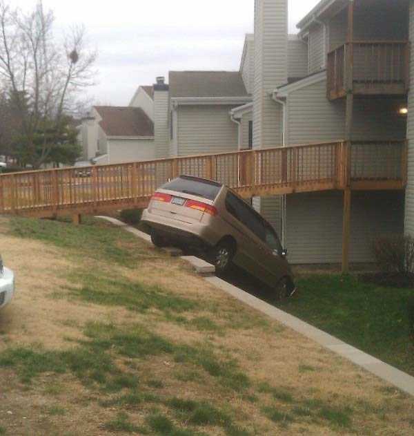 51 Driving Fails That Will Leave You Baffled | KLYKER.COM