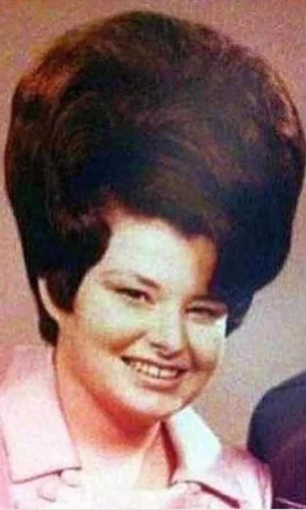 39 Super Crazy Retro Hairdos | KLYKER.COM