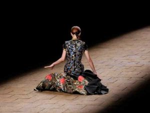 Embarrassing Catwalk Fails | KLYKER.COM