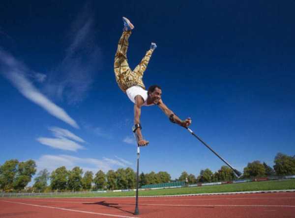 People With Weird And Useless Talents | KLYKER.COM