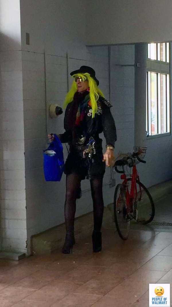51 Pictures Of Walmart Shoppers | KLYKER.COM