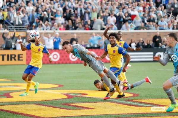 43 Perfectly Timed Photos | KLYKER.COM