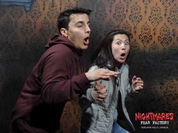 37 Amazingly Funny Haunted House Reactions | KLYKER.COM