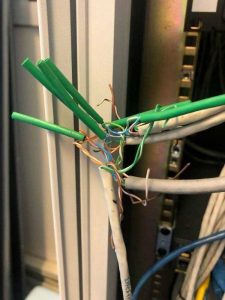 Tech Support Sees Crazy Things | KLYKER.COM