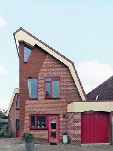 Strange Dutch Houses #1 | KLYKER.COM