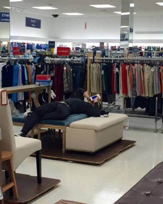 These Guys Hate Shopping | KLYKER.COM