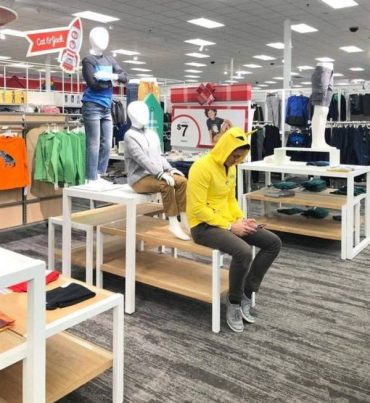 These Guys Hate Shopping | KLYKER.COM