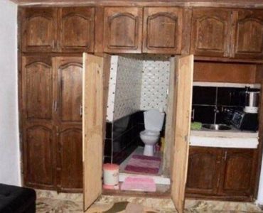 38 Scary Toilets | KLYKER.COM