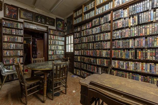 Abandoned VHS Store in the USA | KLYKER.COM