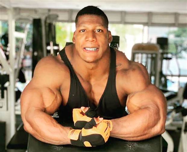 Meet Neckzilla: the Bodybuilder with the Thickest Neck | KLYKER.COM