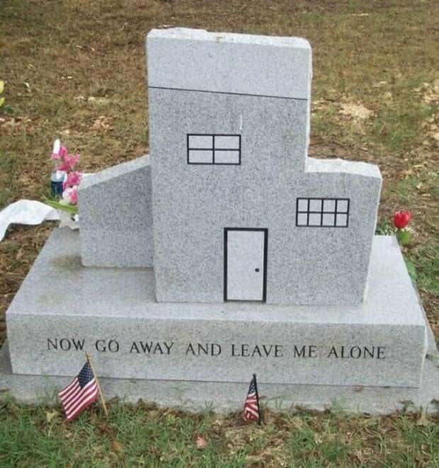 Quirky Tombstones That Attract Attention | KLYKER.COM