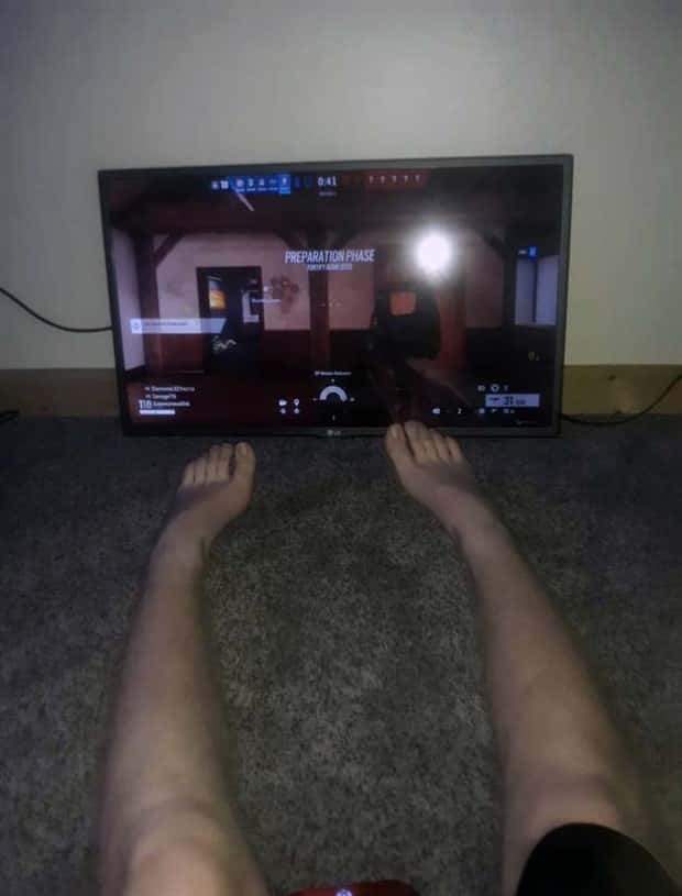 Unsettling Gaming Setups Exposed | KLYKER.COM