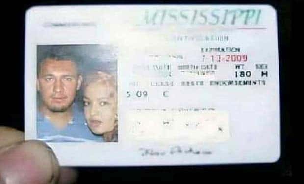 21 Awkwardly Funny ID Photos | KLYKER.COM