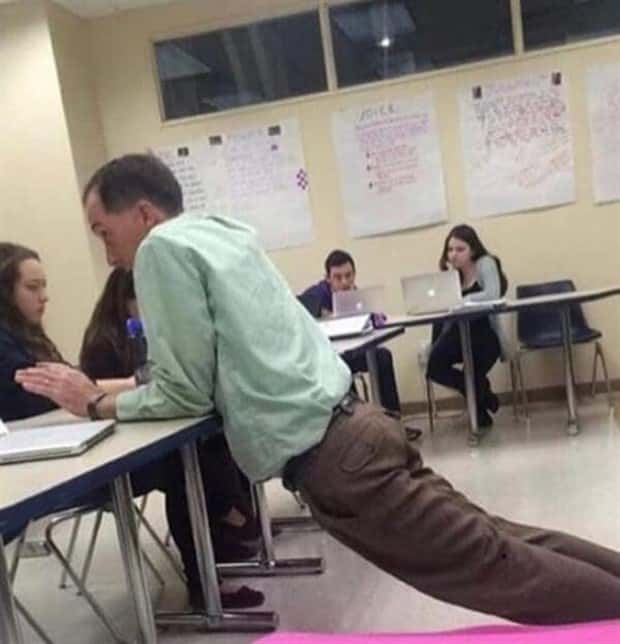 Strange Standing Poses That’ll Crack You Up | KLYKER.COM