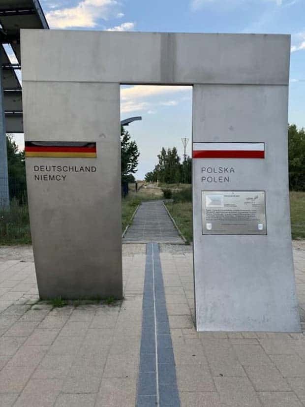 Curious Borders Between Countries | KLYKER.COM