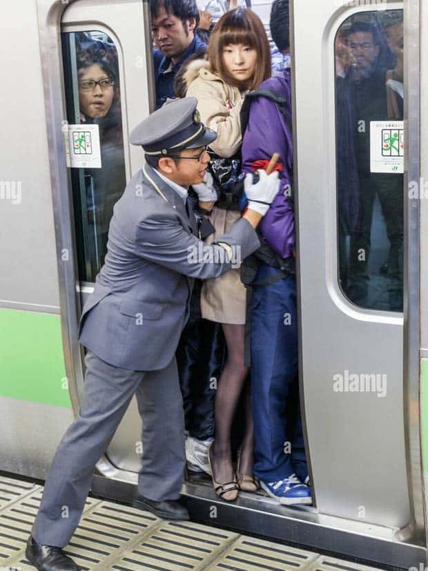Japanese Subway Pushers at Work | KLYKER.COM