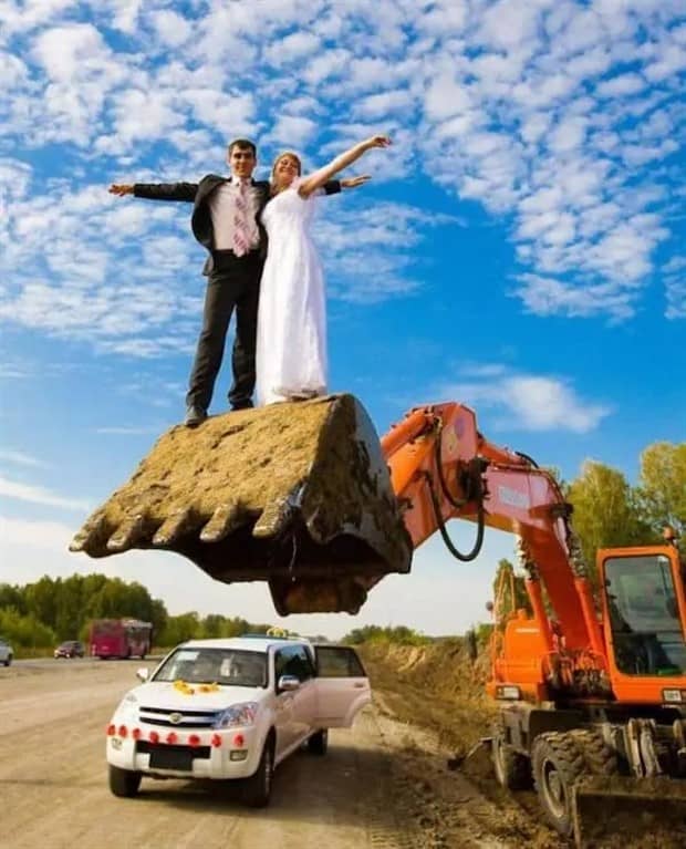 Wild Wedding Photos Mocking Formal Traditions | KLYKER.COM